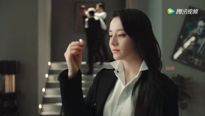 热巴代言腾讯视频VIP,转自热巴微博。
