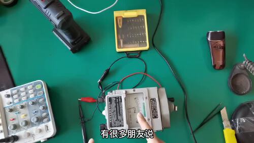 兆欧表放电揭秘:它输出的竟是直流电还是交流电?