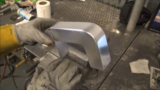 电焊:高手教你一根空心方管如何焊弧形弯头,精致,美!