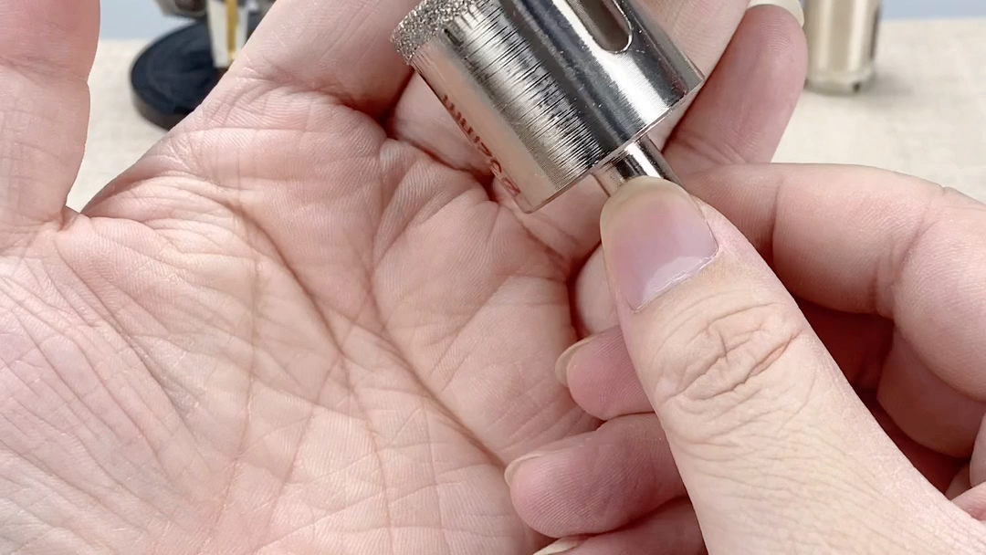 玻璃开孔器,瓷砖玻璃打孔专用,装在手电钻上即可使用,加水更耐用哦!