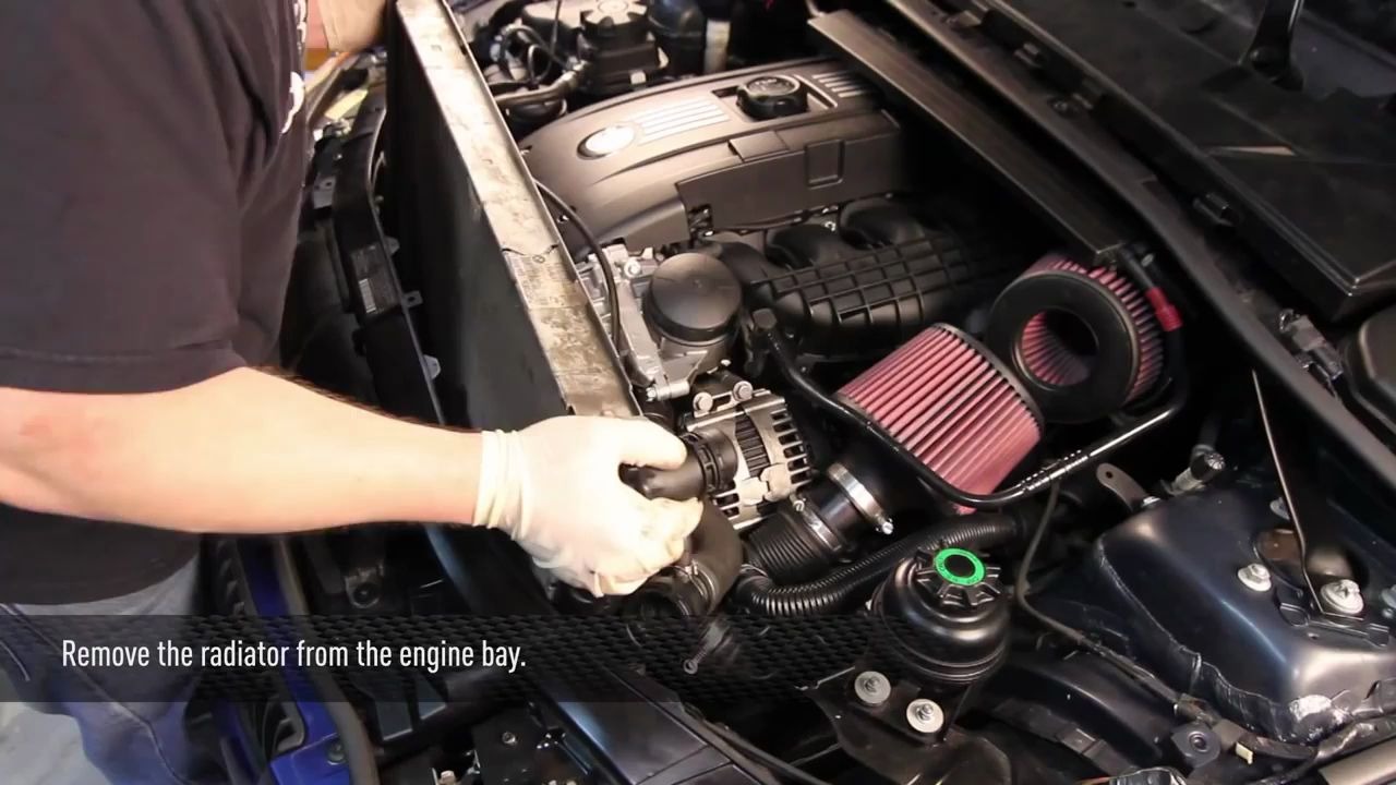 【双语】BMW宝马E90更换水箱散热器教程详细维修