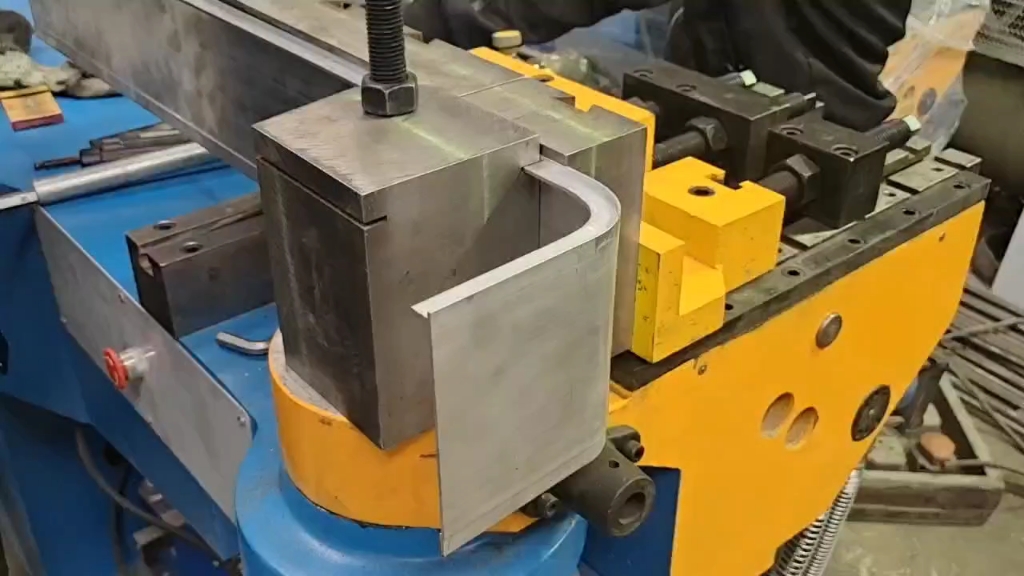 数控铝型材弯管机视频