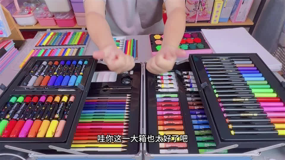 儿童趣味早教益智:一箱超大的画笔