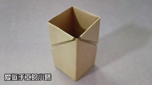 手工用几张牛皮纸做个用又稳当的笔筒收纳