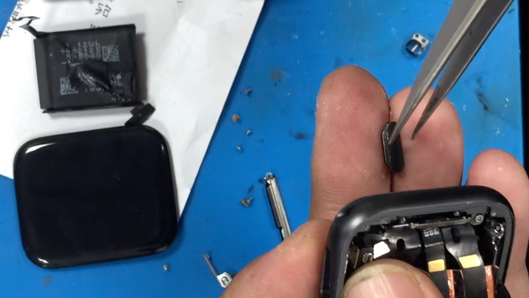 苹果手表apple watch s4换中框和修复旋钮过程