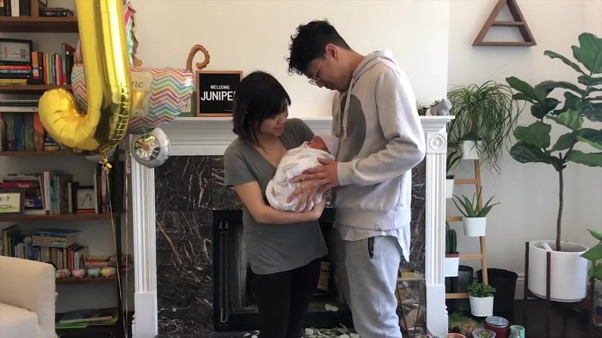 孕妈妈在同一场景记录十月怀胎变化,仿佛从怀孕到生娃只要一分钟