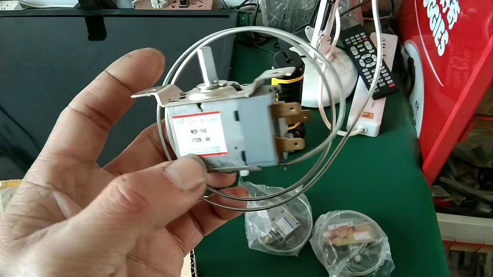 大家好,这是冰箱里的温控器如果出问题的话,.