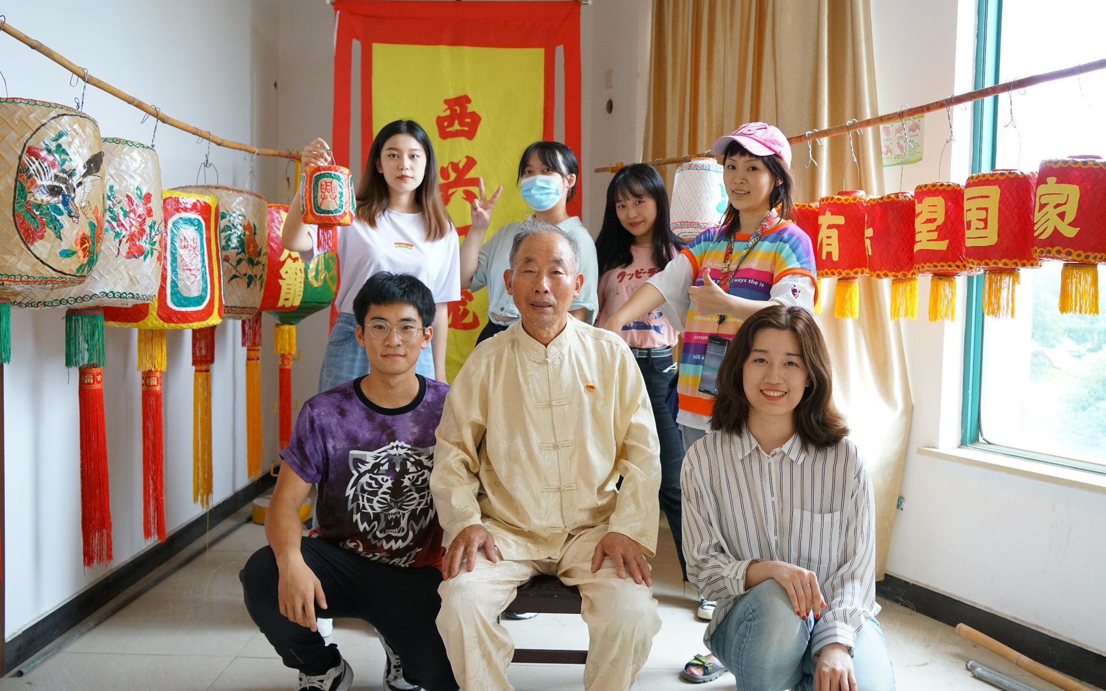 西兴灯笼亮起来 | 西兴灯笼是非遗的一部分,非遗是中国文化的一扇窗,...