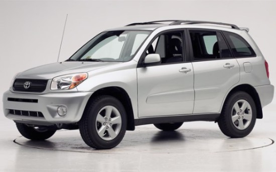 2004 丰田 RAV4 侧面碰撞测试 iihs