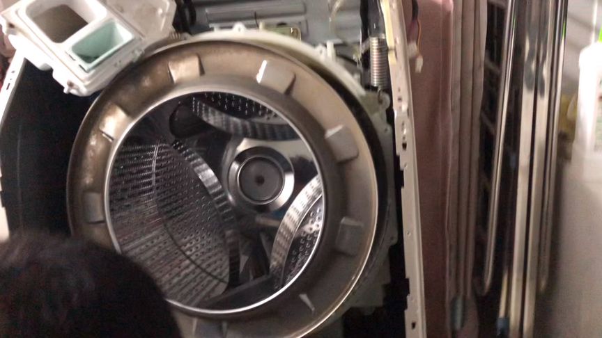 斜式滚筒洗衣机内桶里面的螺丝拆不掉,用这个办法,一下就掉了