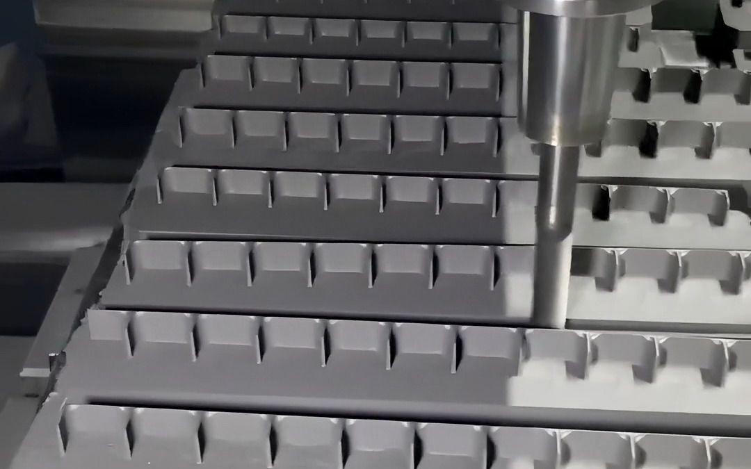 上善精机石墨电极加工的机床,加工石墨模具机器,可以满足不同材料...