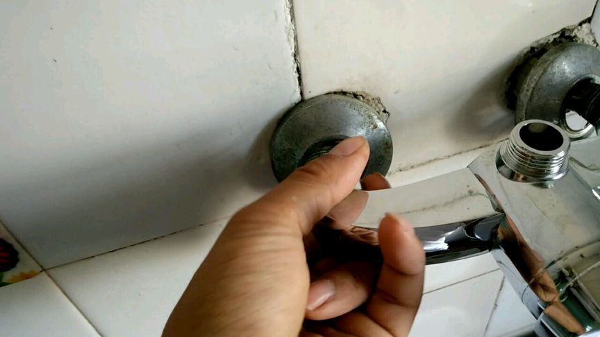 热水器暗装混水阀坏了,失灵了关不住水,教你维修更换新的混水阀