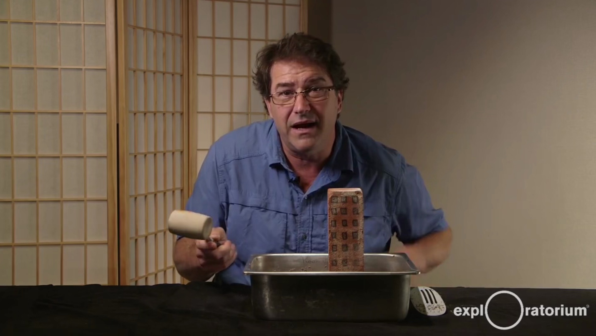 室内模型实验模拟地震条件下沙土液化现象