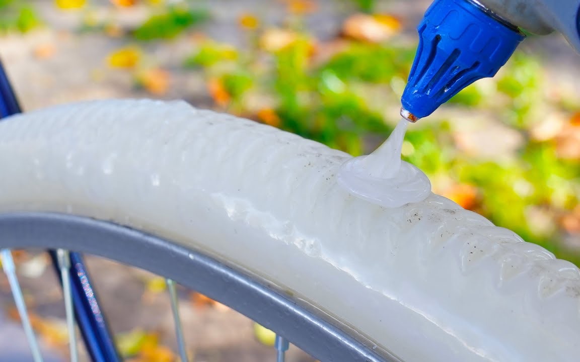 用热胶枪棒制作手工轮胎