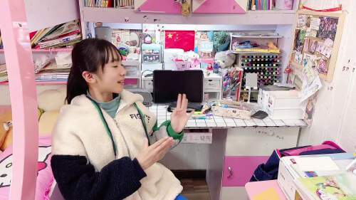 漩漩沉浸式整理书桌,历时2个多小时,最终效果很满意