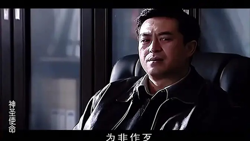 恶霸当街打人,警察却不敢管,书记很生气