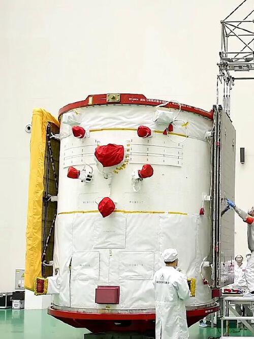 中国'地面空间站'启用:高效模拟太空环境,推动航天技术国产化进程