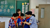 面对表扬有点害羞!重庆五名小学生拾金不昧,民警手写感谢信点赞