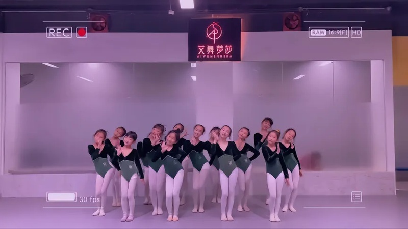 这下玻璃彻底擦干净了 今日份舞蹈打卡 舞蹈课堂随拍 擦玻璃