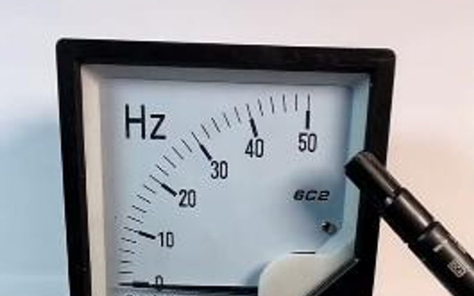 频率表如何接线?