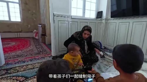 米娜带孩子报名学习踢球,电视机重新安装,米娜在家里安装窗帘