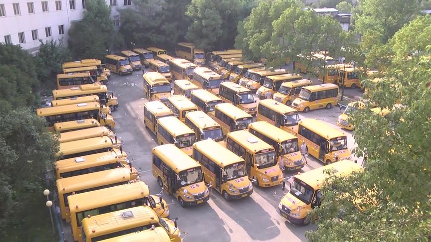 太聪明了!孩子被落在车上会自动报警,190辆智慧校车投入使用