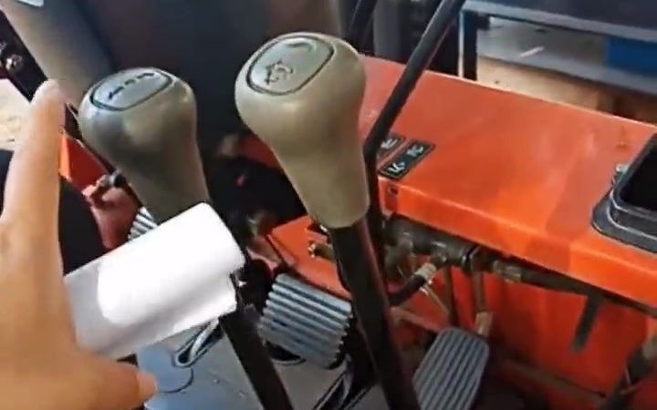 叉车操作杆介绍 了解操作杆 规范上手