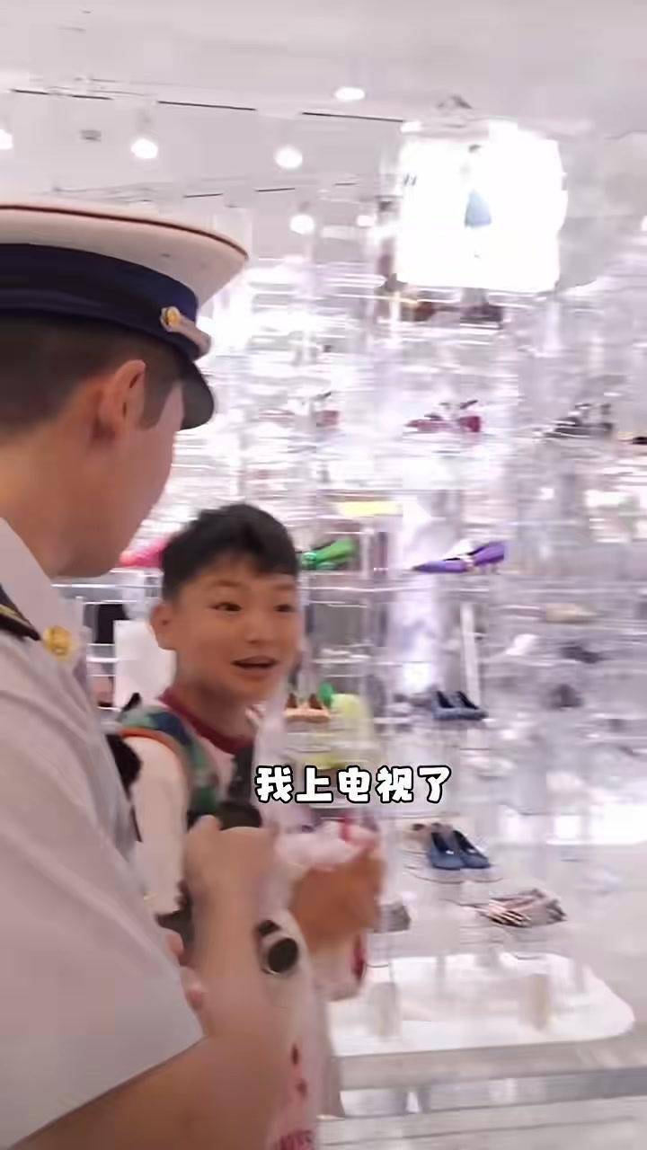 ...Ps:天津娃娃社牛体质根本藏不住。#消防宣传社交天花板#天津消防...