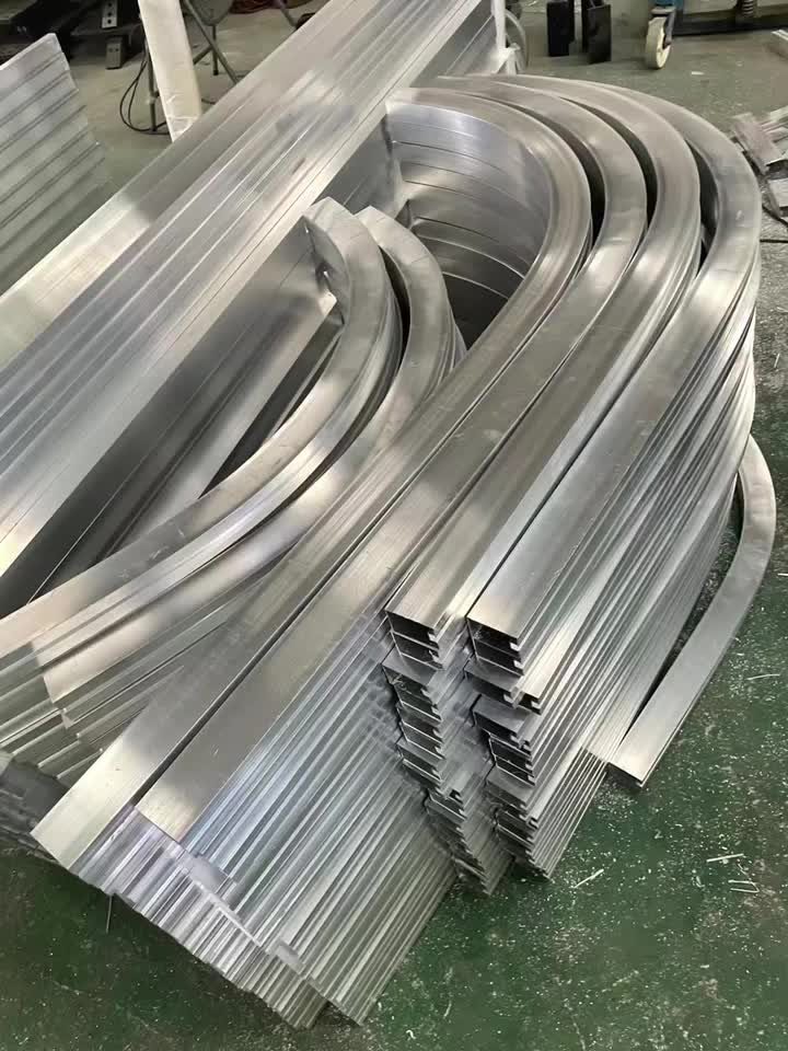 拉弯弧形铝方通 弧形铝方管拉弯 波浪U型铝方通