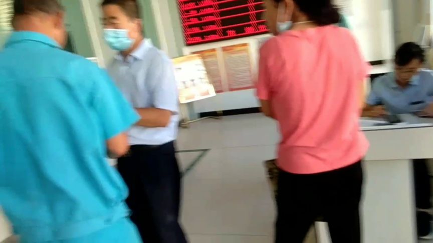 共产党太好了,上银行旧卡换新卡连粮补一块拿回家了。服务真到家