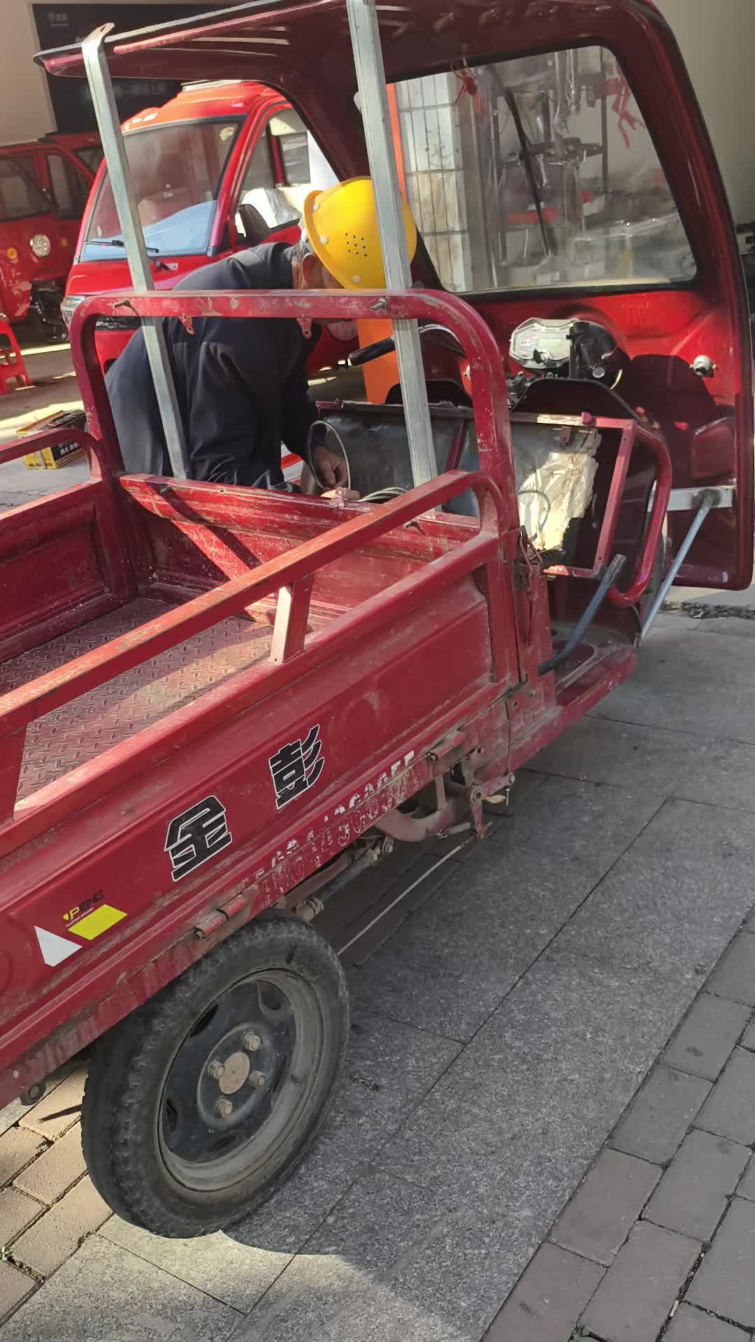 天冷了,换个带驾驶室的,风不吹,雨不淋#电动三轮车 #以旧换新