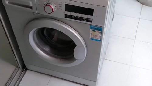 美的滚筒洗衣机,洗衣脱水没问题,安全高效放心,滚筒洗衣机排水