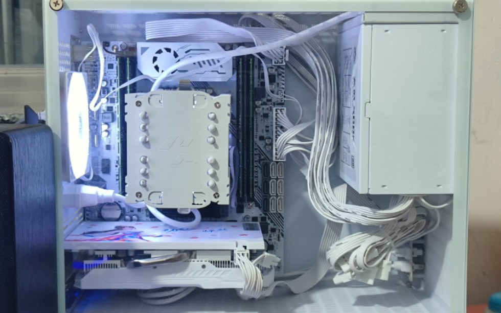 装机——e52666v3+怒瑞玛580+巨械师x99+服务器内存+幻隐固态+...