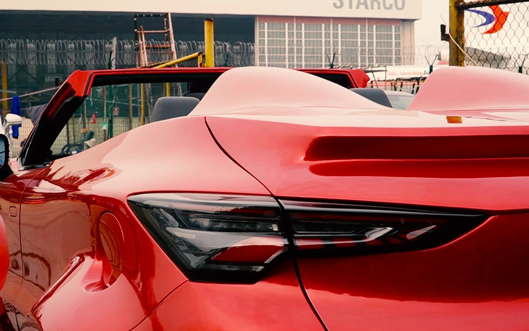 听说长安造了一辆敞篷车?还是台Speedster!