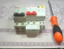 电工知识:空开和漏保有什么区别?家里的总闸用空开还是漏保?