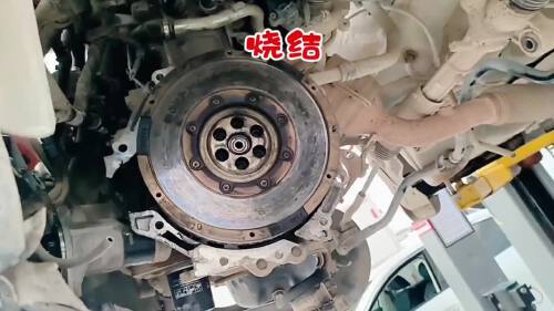 手动变速箱长间半联动引发的离合器惨状