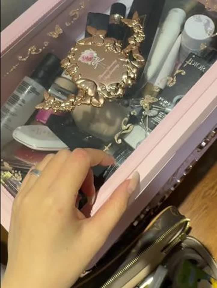 一直在等粉底液的姐妹们可以试试