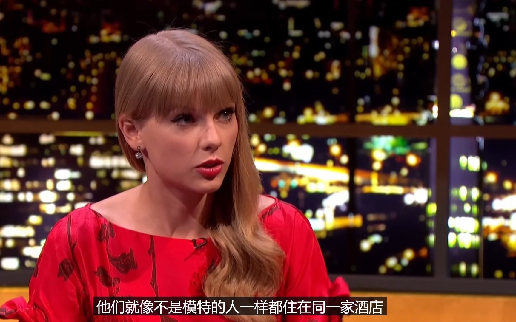Taylor Swift讲述了“Swifties”的起源故事、与时装周模特的相遇谈论...