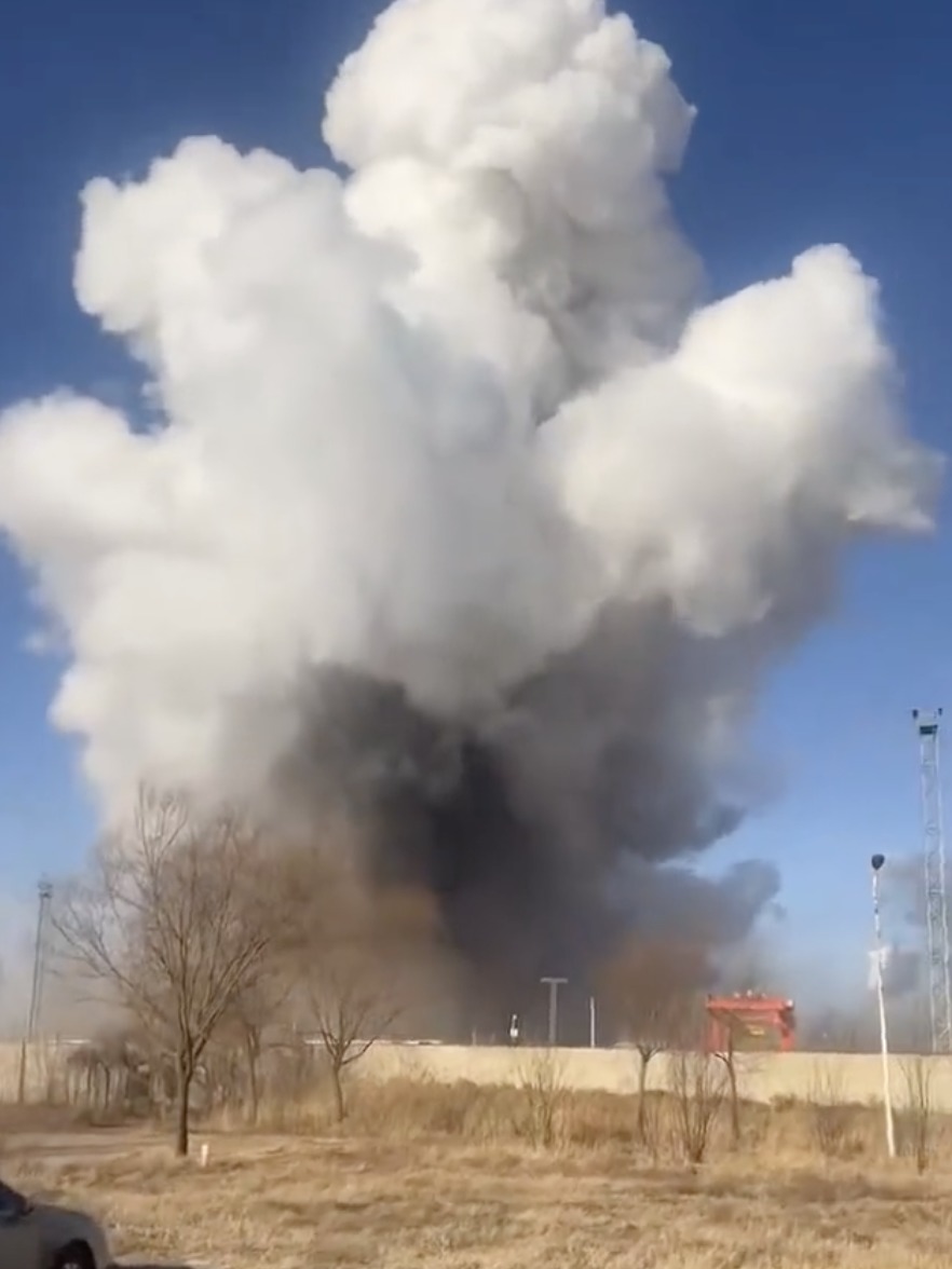 内蒙古包头一工厂发生爆炸周边地区有明显震感,当地:消防已救出5名...