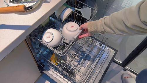我妈把洗碗机玩成了万能神器!这8个隐藏功能让全家惊掉下巴