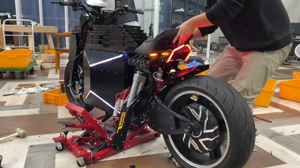 电动摩托车WEPED Ghost /最大速度180公里(112英里/小时)/最大里程...