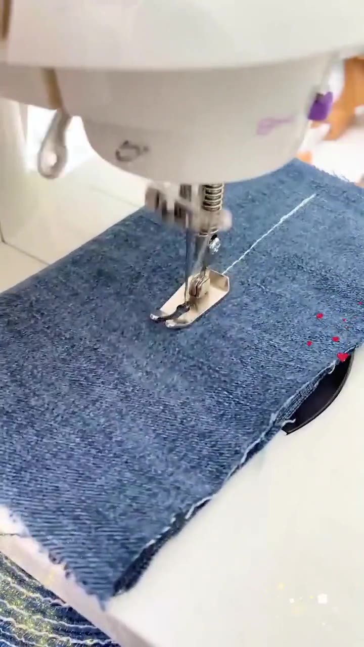 迷你缝纫机,家里大大小小各种缝补用都用得到