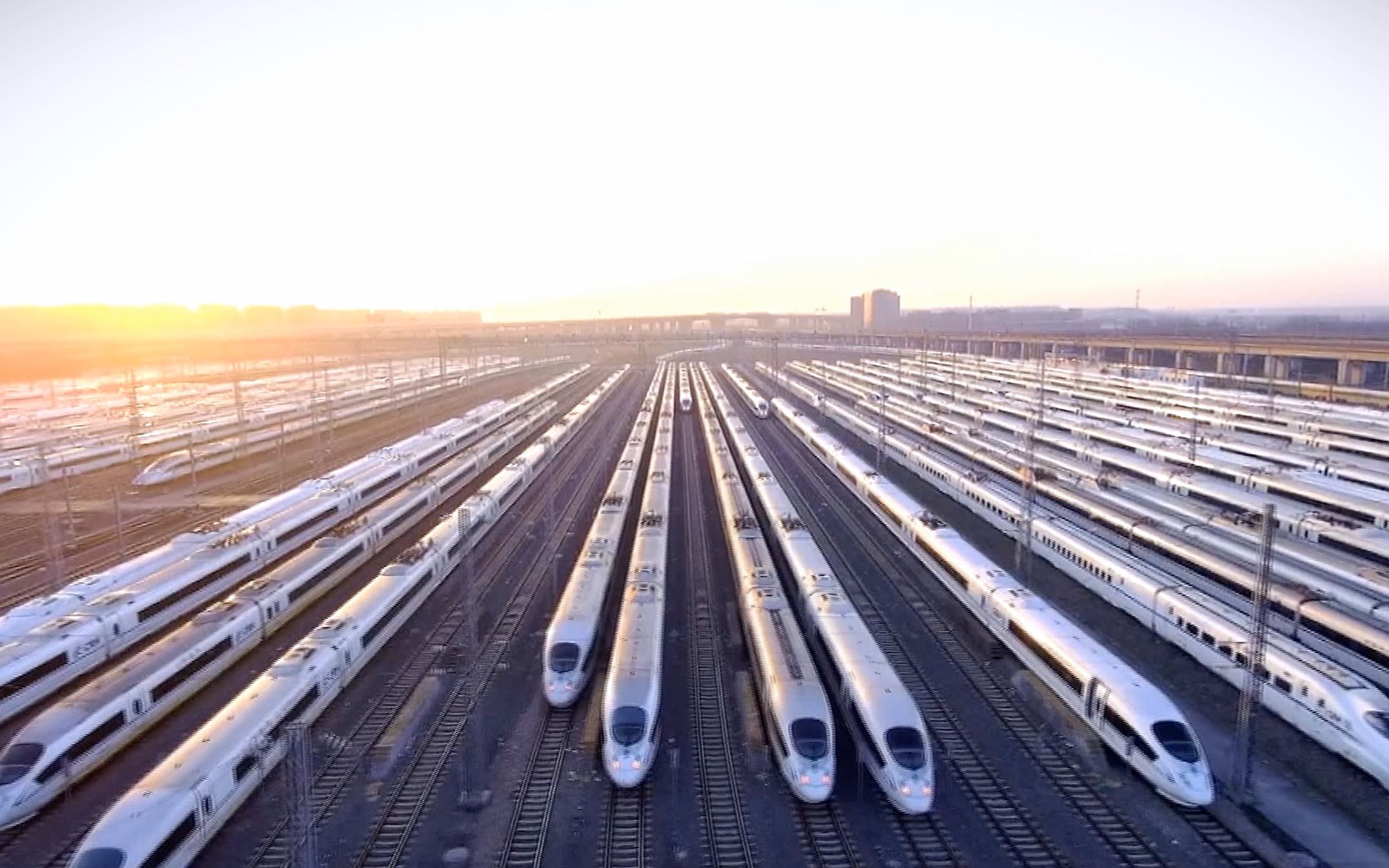 坐着高铁看中国