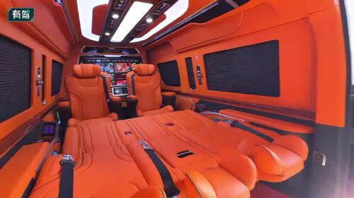 丰田海狮7座豪华商务车登场!C本就能开,这才是老板们的移动办公室