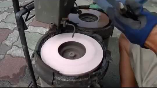 磨刀看上去就是一个不断在磨刀石上打磨的过程,然而是这样的!