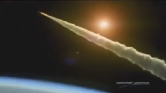 亮眼睛,看看洲际导弹发射后是怎样击中目标的