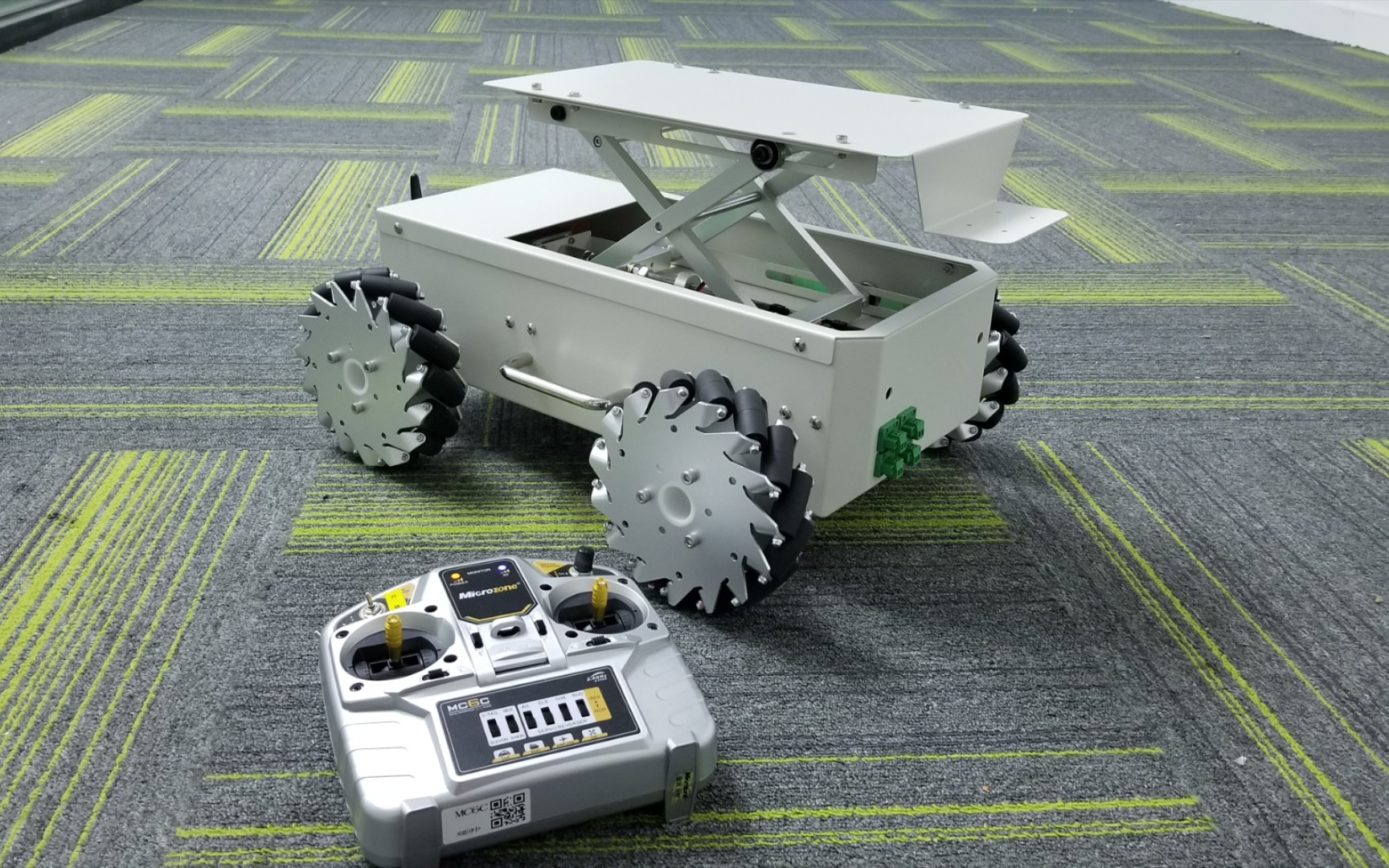 制作全向移动升降小车