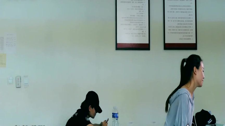 学校校花爱情故事,果然很奇葩…