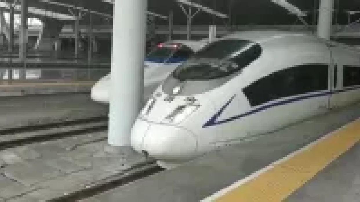 中国最早的CRH3型和谐号动车组“萌兔子”行驶随拍
