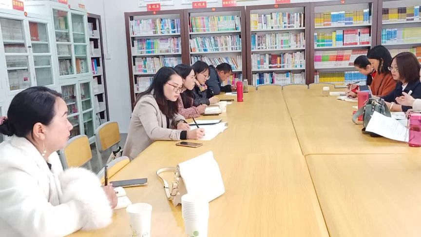 #教育培训 #记录校园生活 会泽县五星乡中心学校教师研讨英语教学